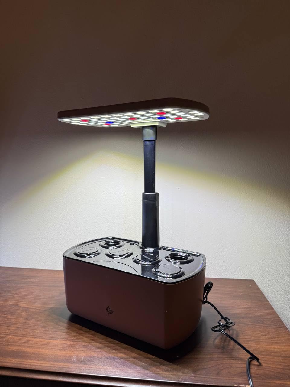 9 Best Indoor Smart Gardens with LED Lights (January 2026) Models Tested