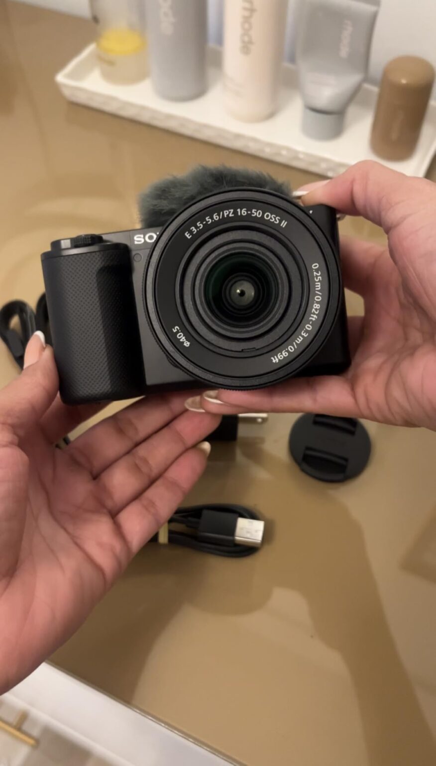 10 Best Mirrorless Cameras for Live Streaming (May 2026) Expert Reviews