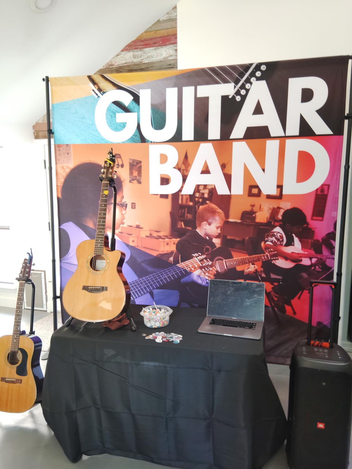 10 Best Banner & Backdrop Printing Services (May 2026) Guide
